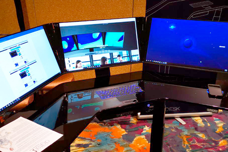 Cemtrex sorprende con su SmartDesk, un All in One con triple pantalla ...